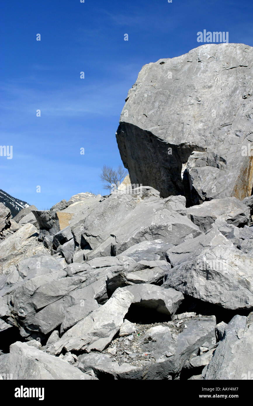 Rock slide, Crowsnest Pass, Frank Slide, Turtle Mountain, Alberta ...
