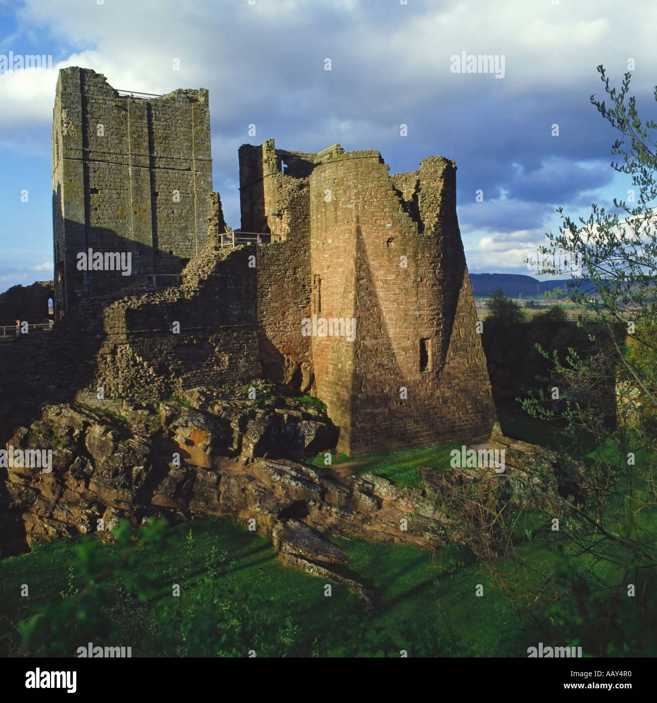 Medieval goodrich castle hi-res stock photography and images - Alamy
