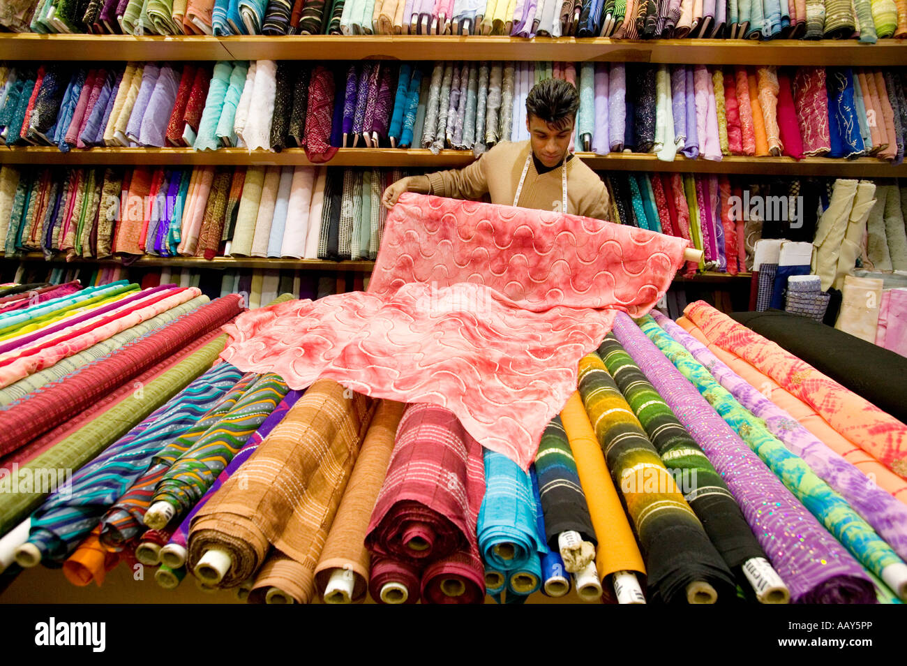 Sari sari store hi-res stock photography and images - Alamy