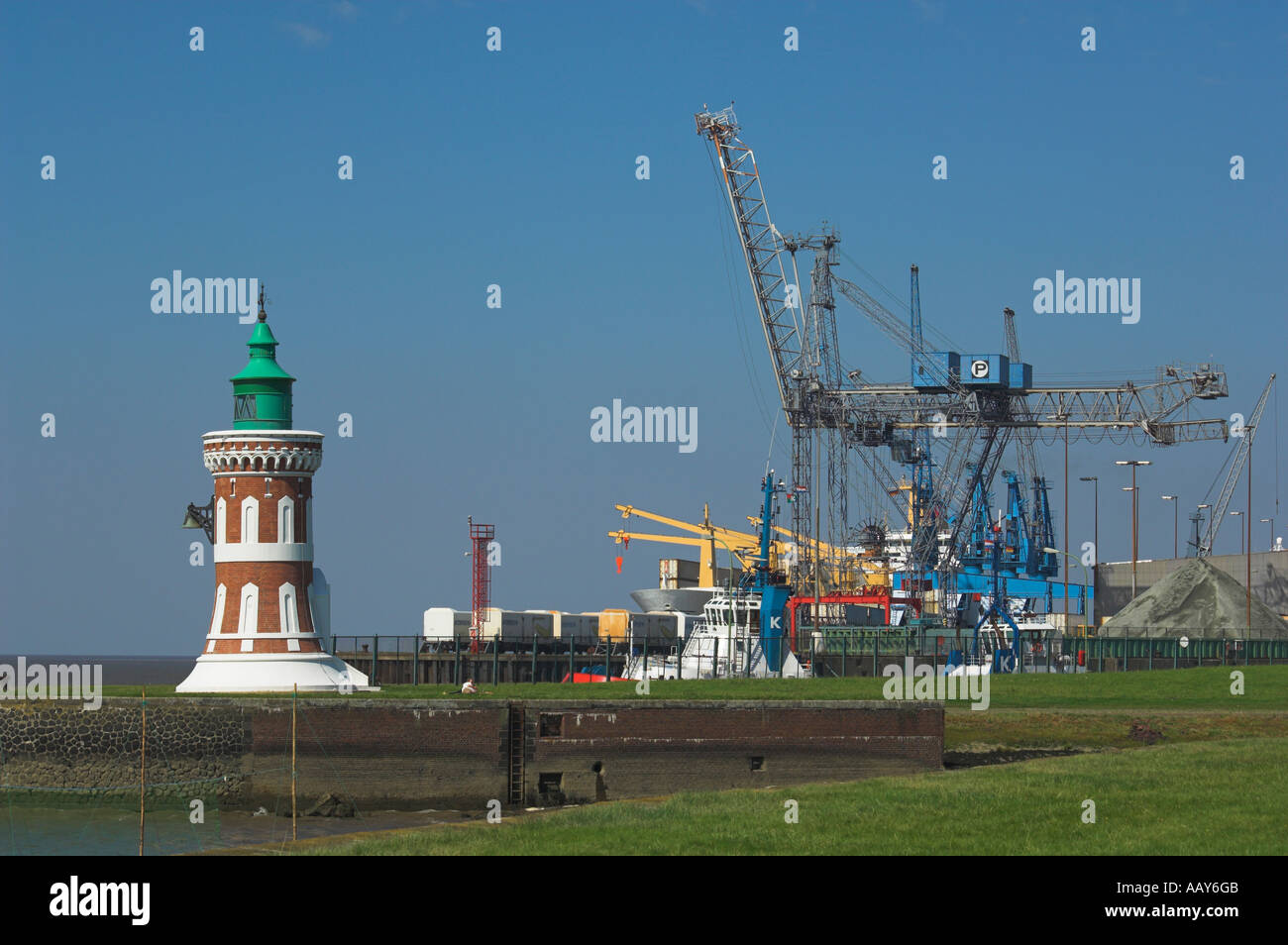 Bremerhaven dock hi-res stock photography and images - Alamy