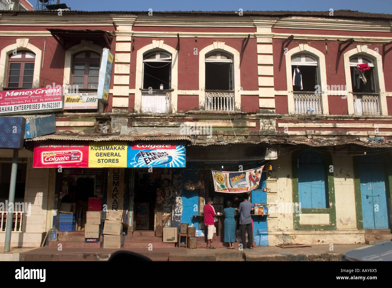 Street scene old goa india hi-res stock photography and images - Alamy