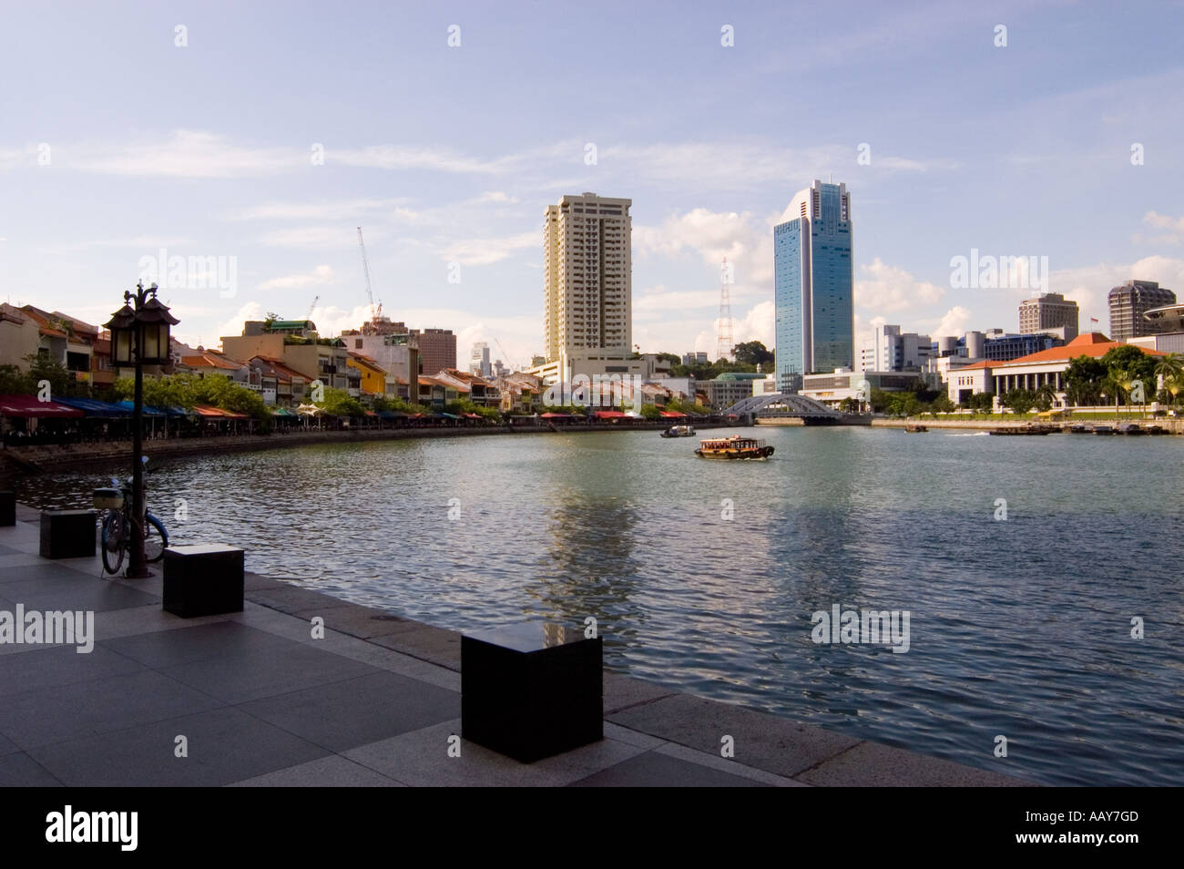 Boat quay singapore new old hi-res stock photography and images - Alamy