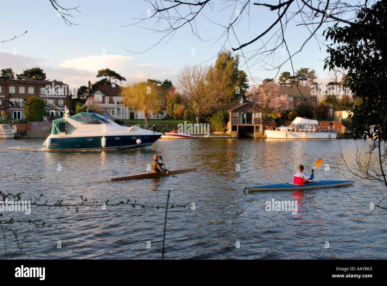 europe uk england surrey river thames scene Stock Photo - Alamy