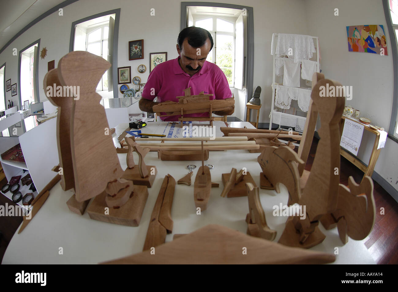 handicraft school common materials include fish scales and fig Faial ...