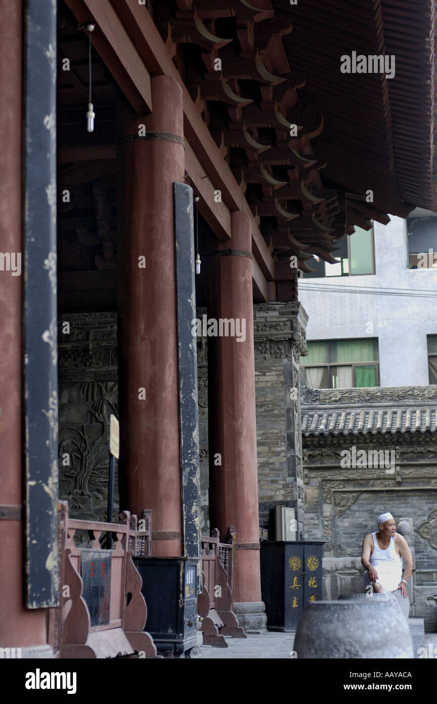 Man guarding door hi-res stock photography and images - Alamy