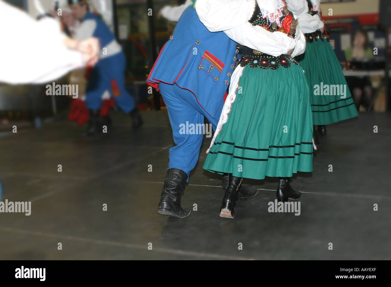 Ukrainian folk Dancing Stock Photo - Alamy
