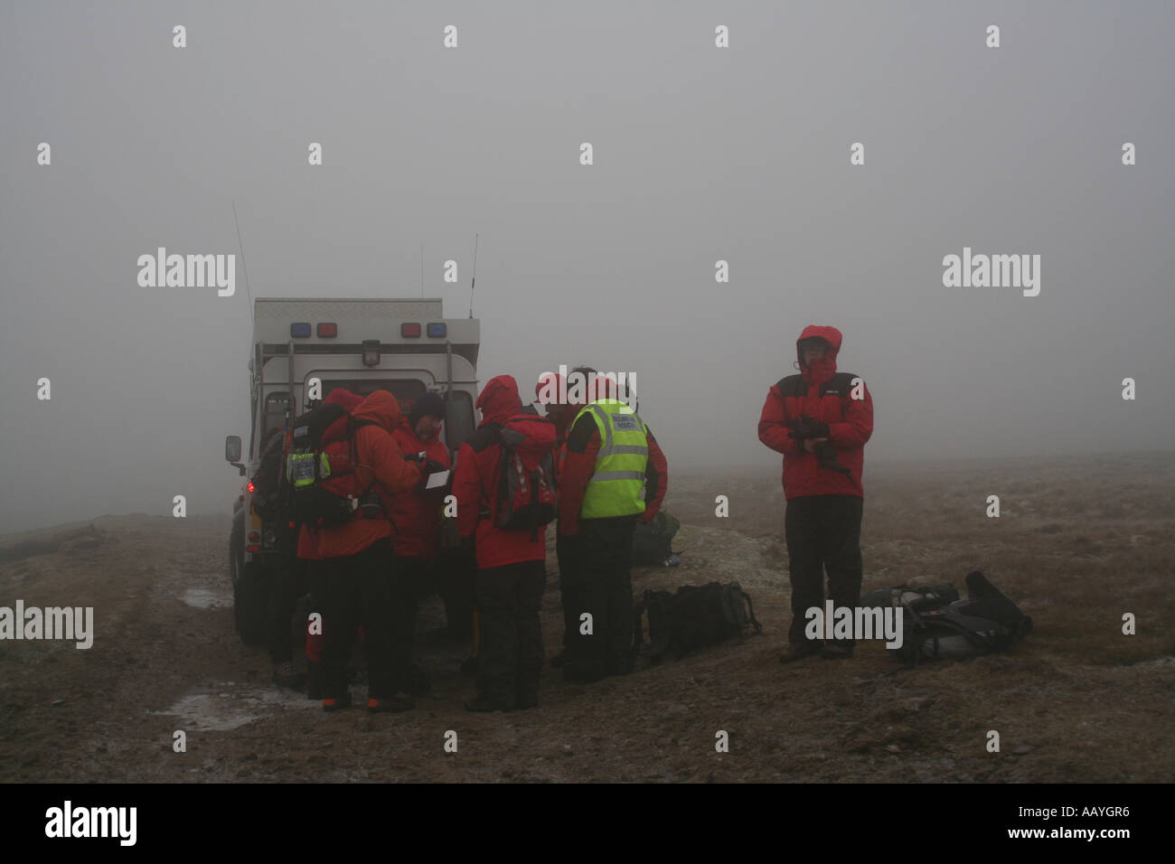 Search and rescue landrover hi-res stock photography and images - Alamy