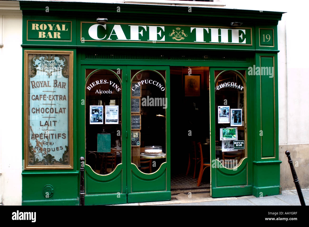 Cafe The france french paris bar pub Stock Photo - Alamy