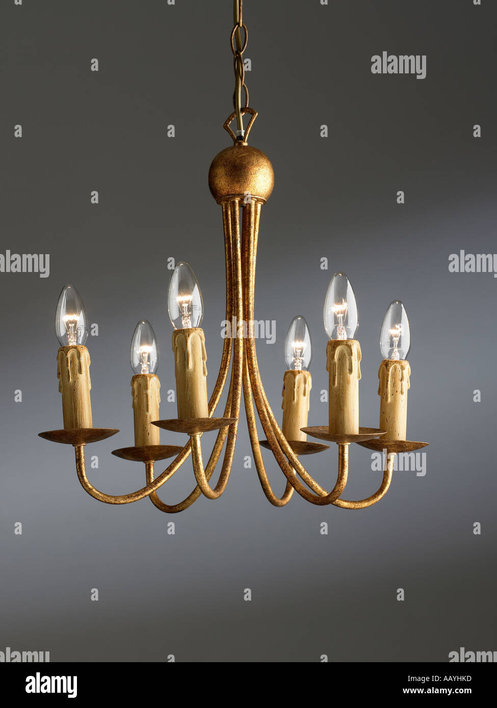 Electrician fitting ceiling light hi-res stock photography and images ...