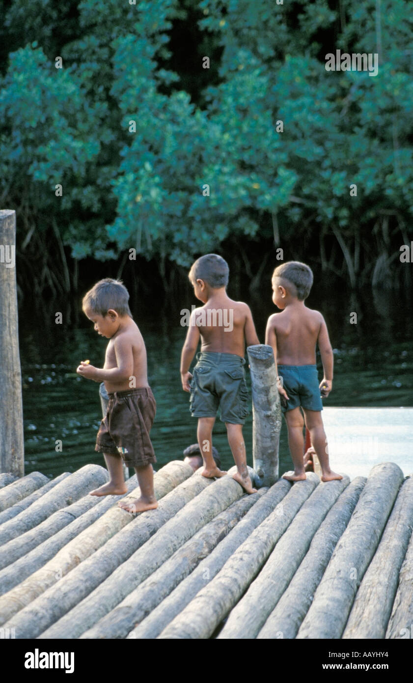 Yanomami tribe hi-res stock photography and images - Alamy