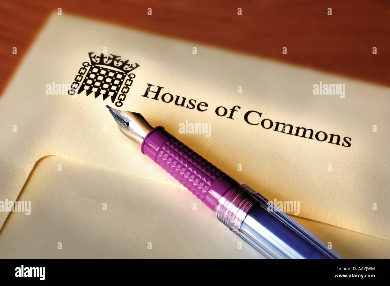 House of Commons MP letter writing Stock Photo - Alamy