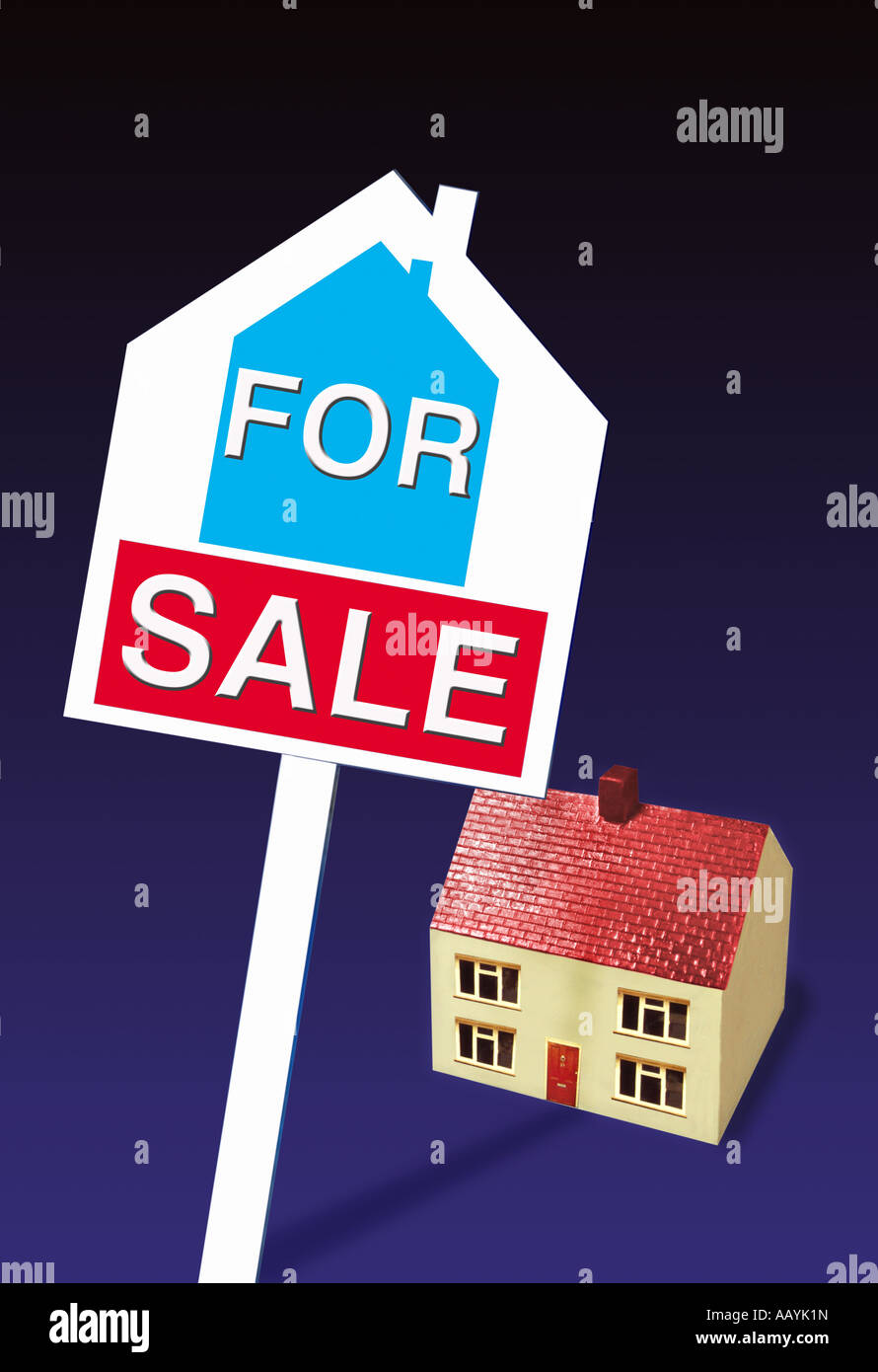 Houseboard hi-res stock photography and images - Alamy