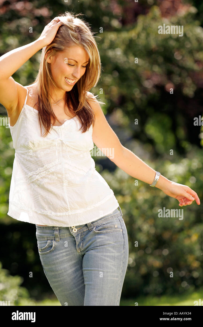 pretty girl walking Stock Photo - Alamy