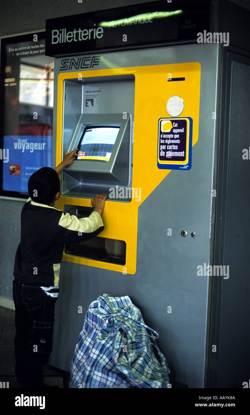 Paris france french vending machine hi-res stock photography and images ...