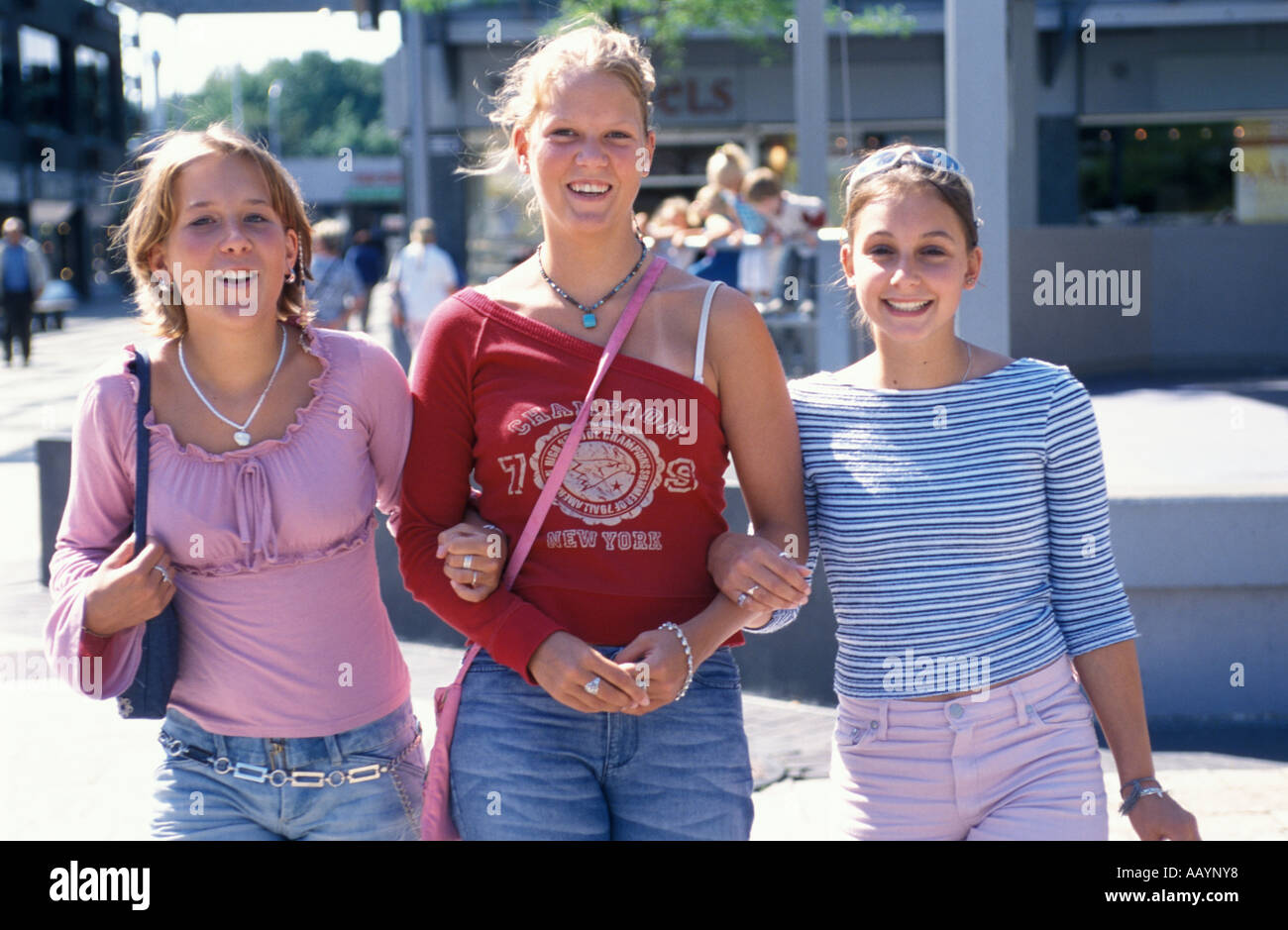 Teenagers going out hi-res stock photography and images - Alamy
