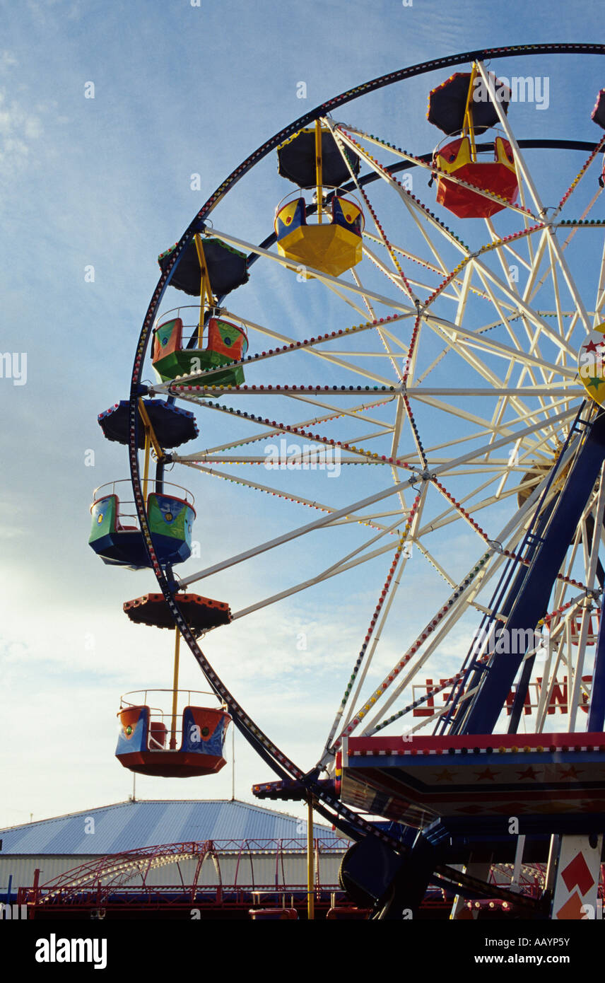 Scarborough funfair uk hi-res stock photography and images - Alamy