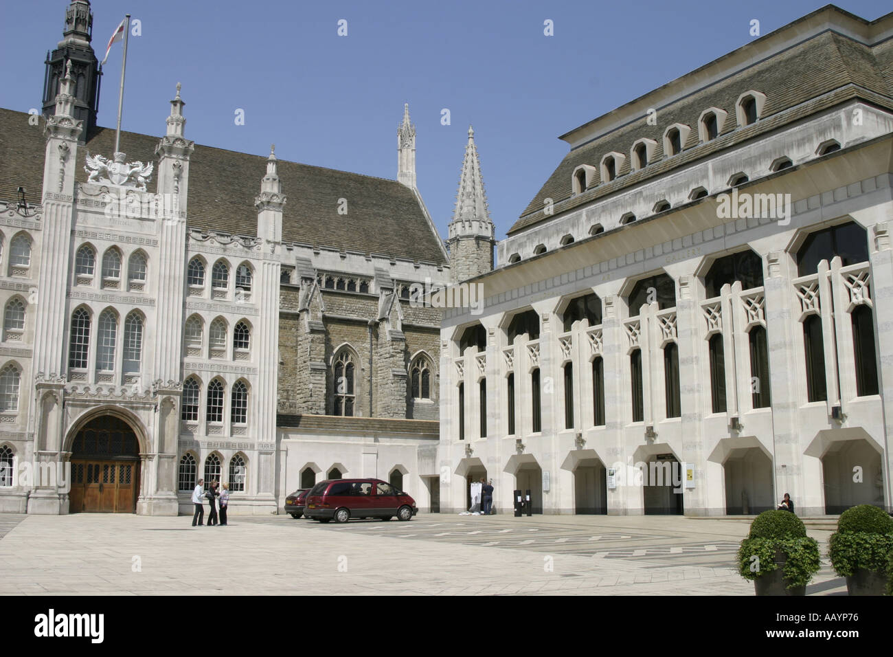 View of the guildhall and the city of london hi-res stock photography ...