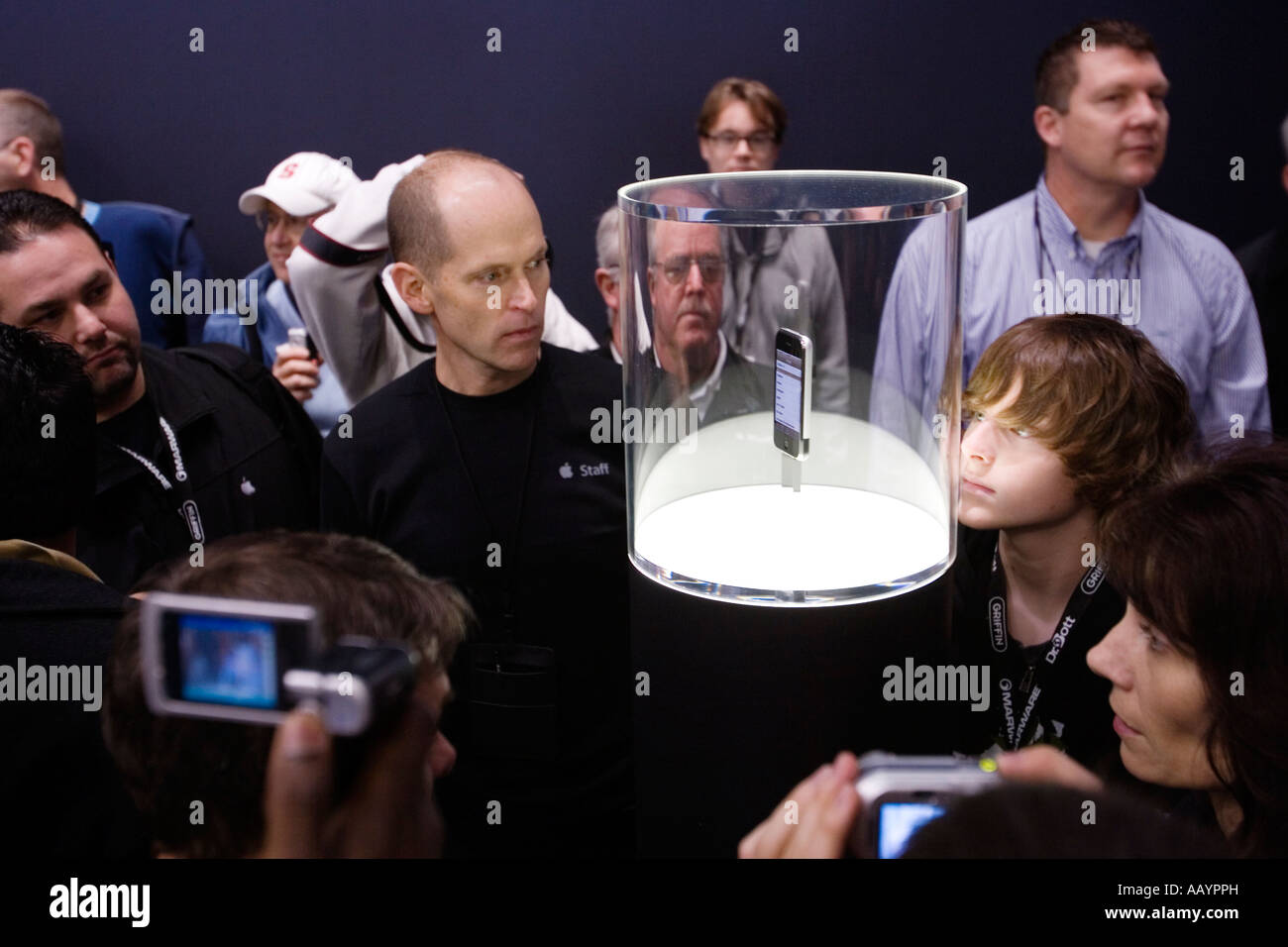 Iphone 2007 steve jobs hi-res stock photography and images - Alamy