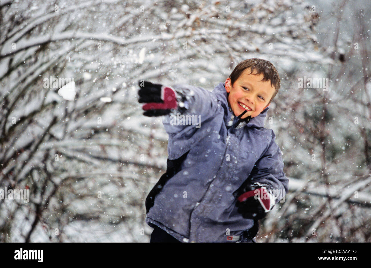 Children at snowball fight hi-res stock photography and images - Alamy