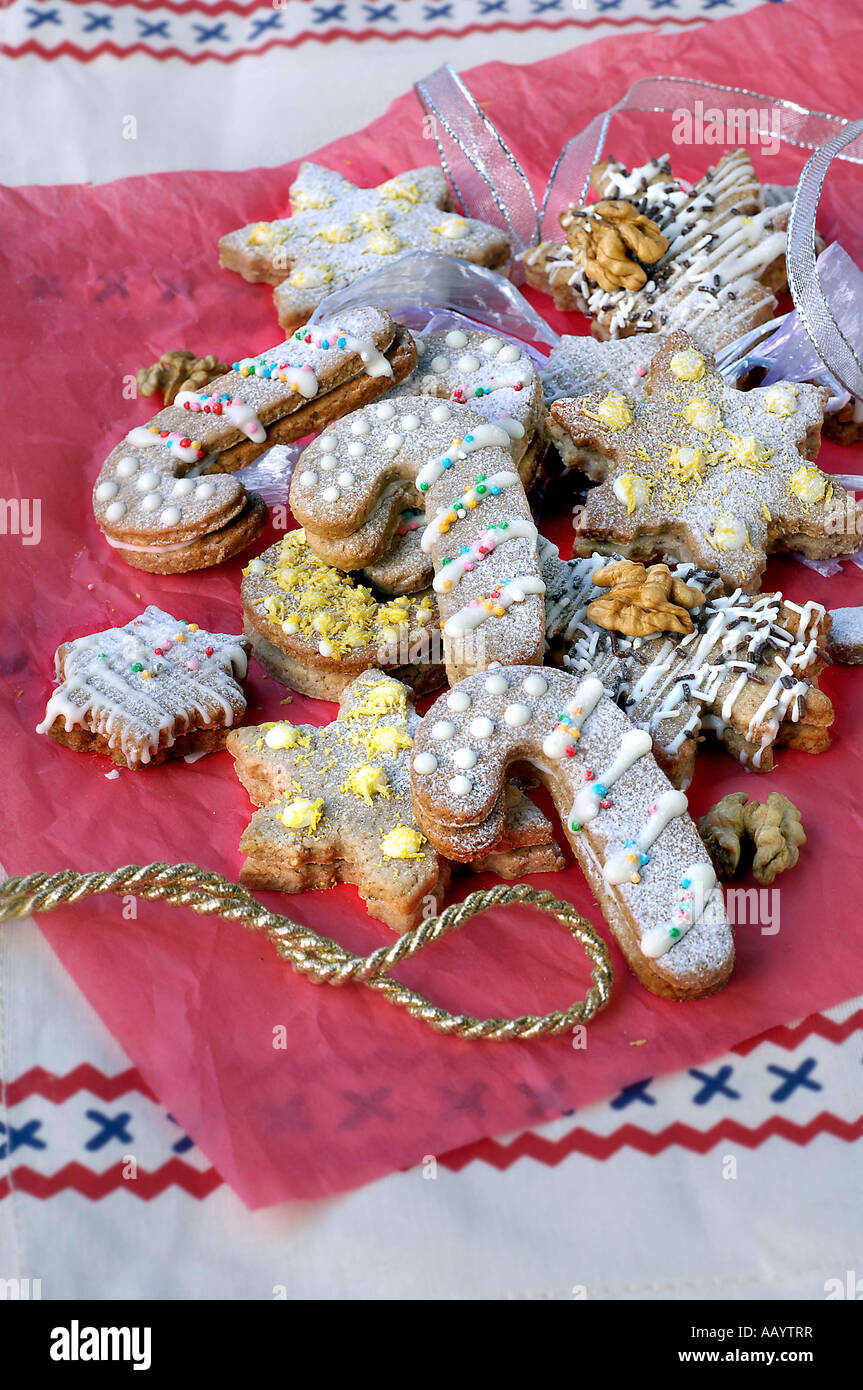 Traditional nutty christmas sweets hi-res stock photography and images ...