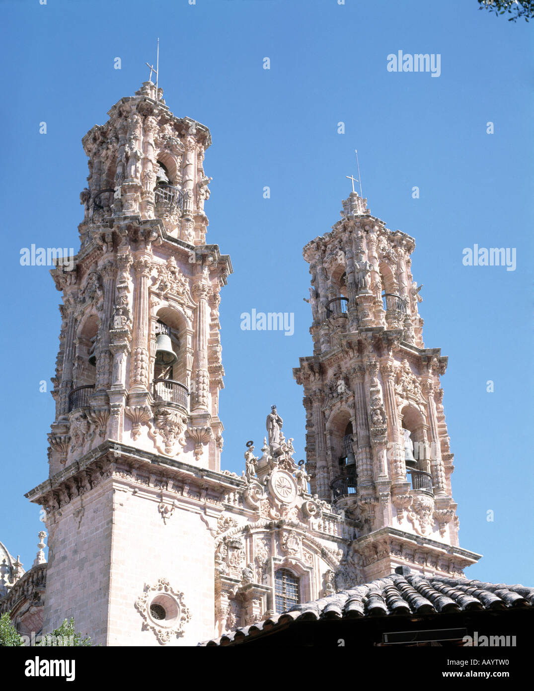spanish colonial religious imposing architecture in central america ...