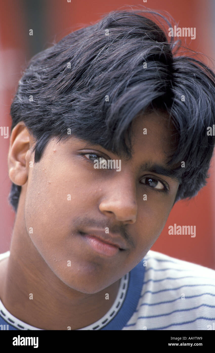 Portrait of a Hindu teenage boy Stock Photo - Alamy