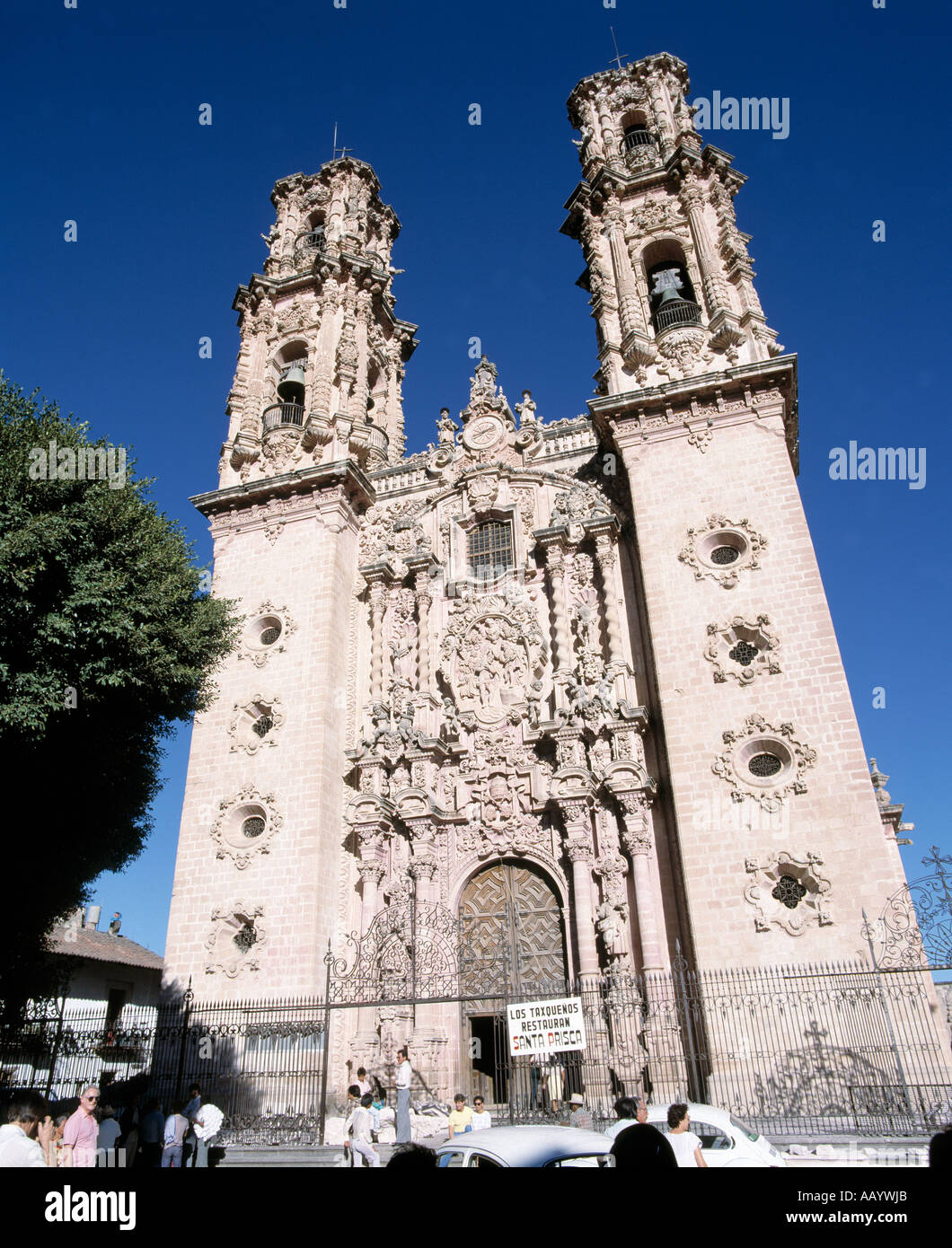 spanish colonial imposing architecture in central america Stock Photo ...