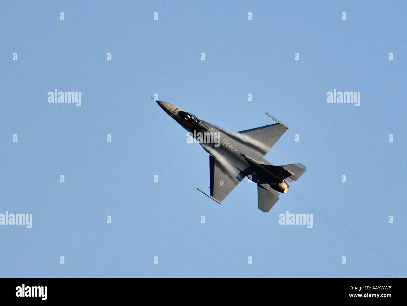 F16 fighting falcon delta wing hi-res stock photography and images - Alamy