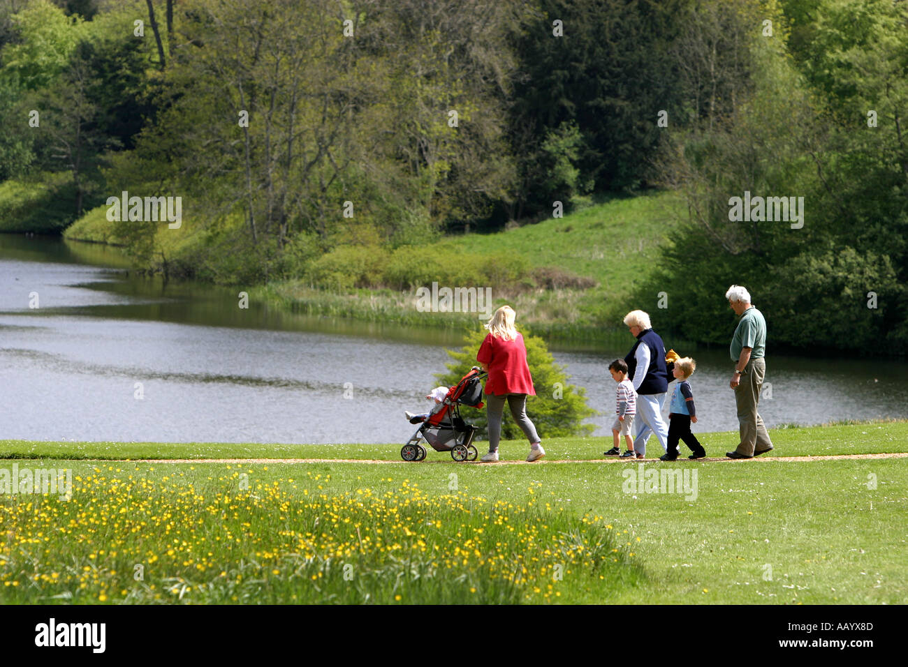 Family day out in the countryside Stock Photo - Alamy