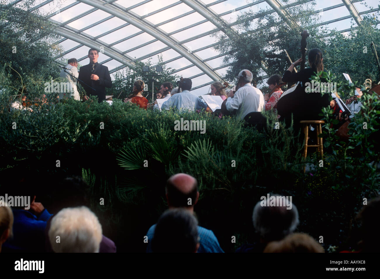 Music Concert by Symphonica Tywi Great Glasshouse National Botanic ...