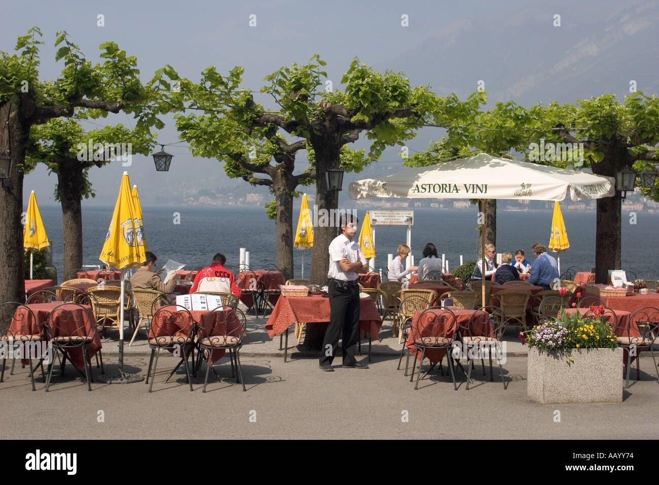 Lakefront terrace, lake como, italy hi-res stock photography and images ...