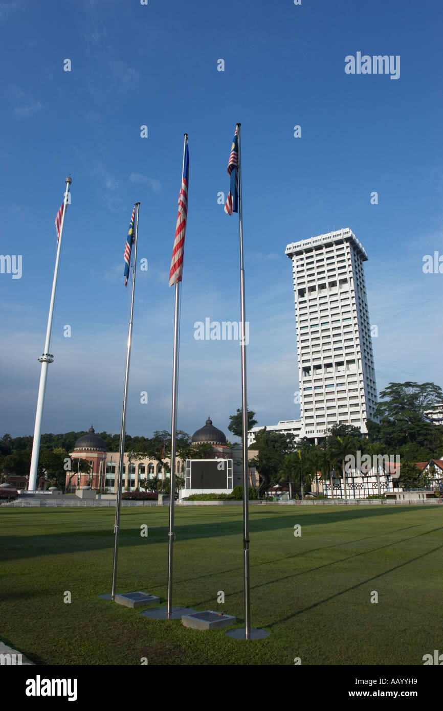 Tall flagpoles hi-res stock photography and images - Alamy