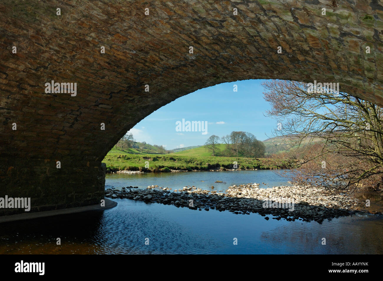 Bridge river swale country rural hi-res stock photography and images ...