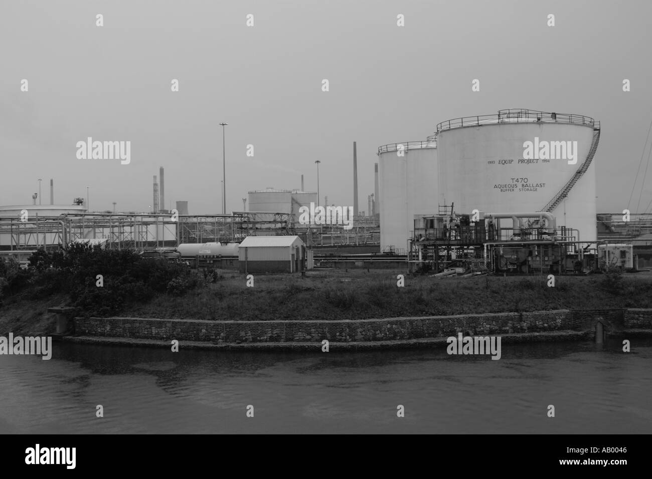 Industry alongside the Manchester Ship canal Stock Photo - Alamy