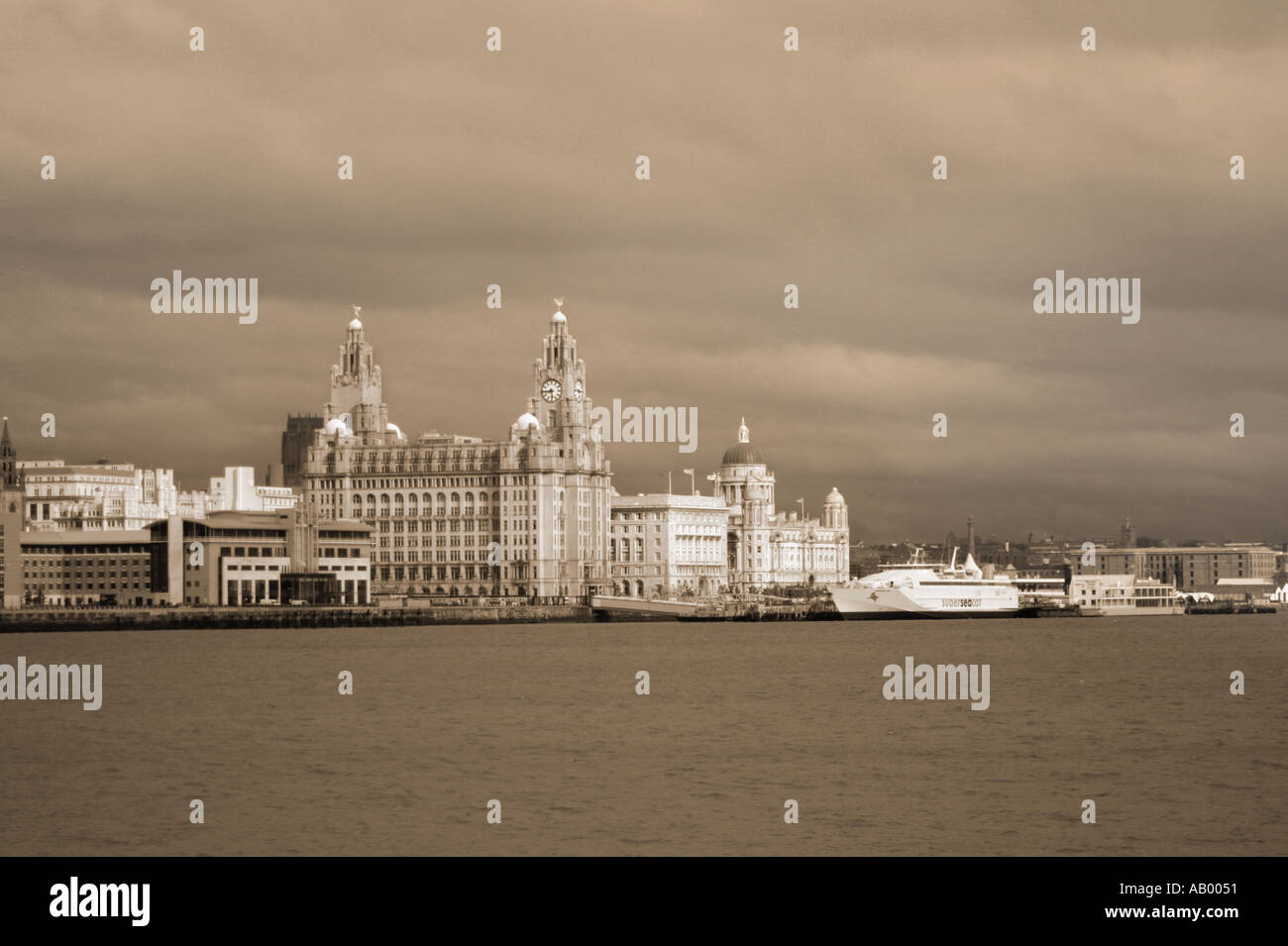 The Three Graces, Liverpool Waterfront Stock Photo - Alamy