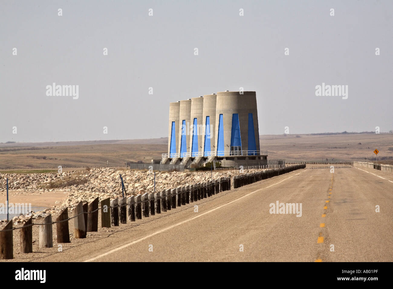 Gardiner dam saskatchewan hi-res stock photography and images - Alamy