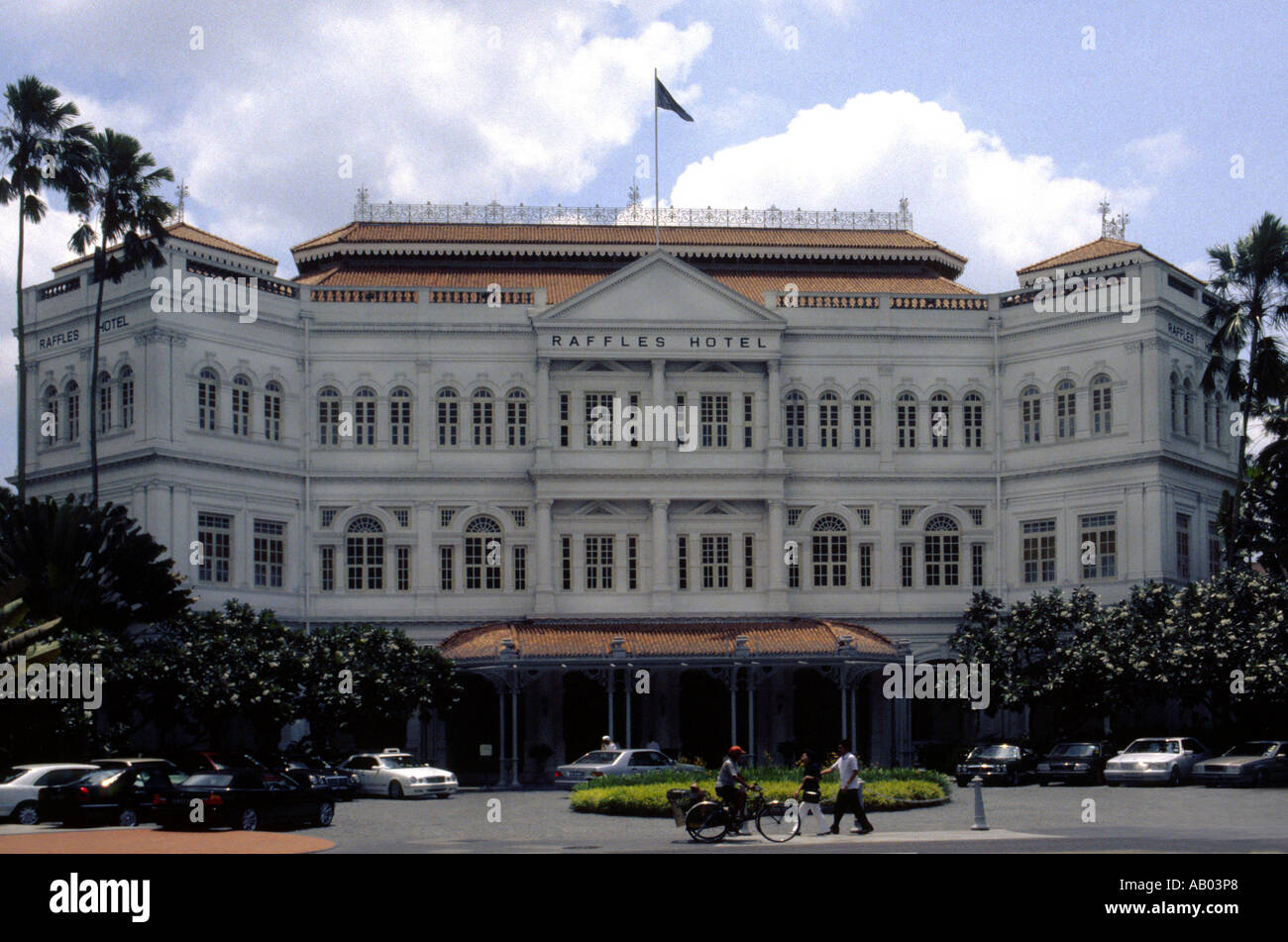 The famous Raffles Hotel in Singapore Stock Photo - Alamy