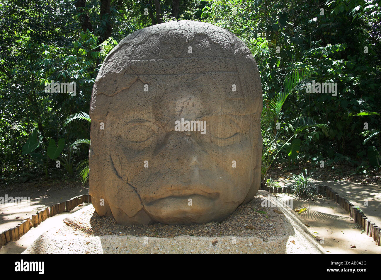 The Old Warrior, Olmec Archaeological Museum, Parque La Venta ...