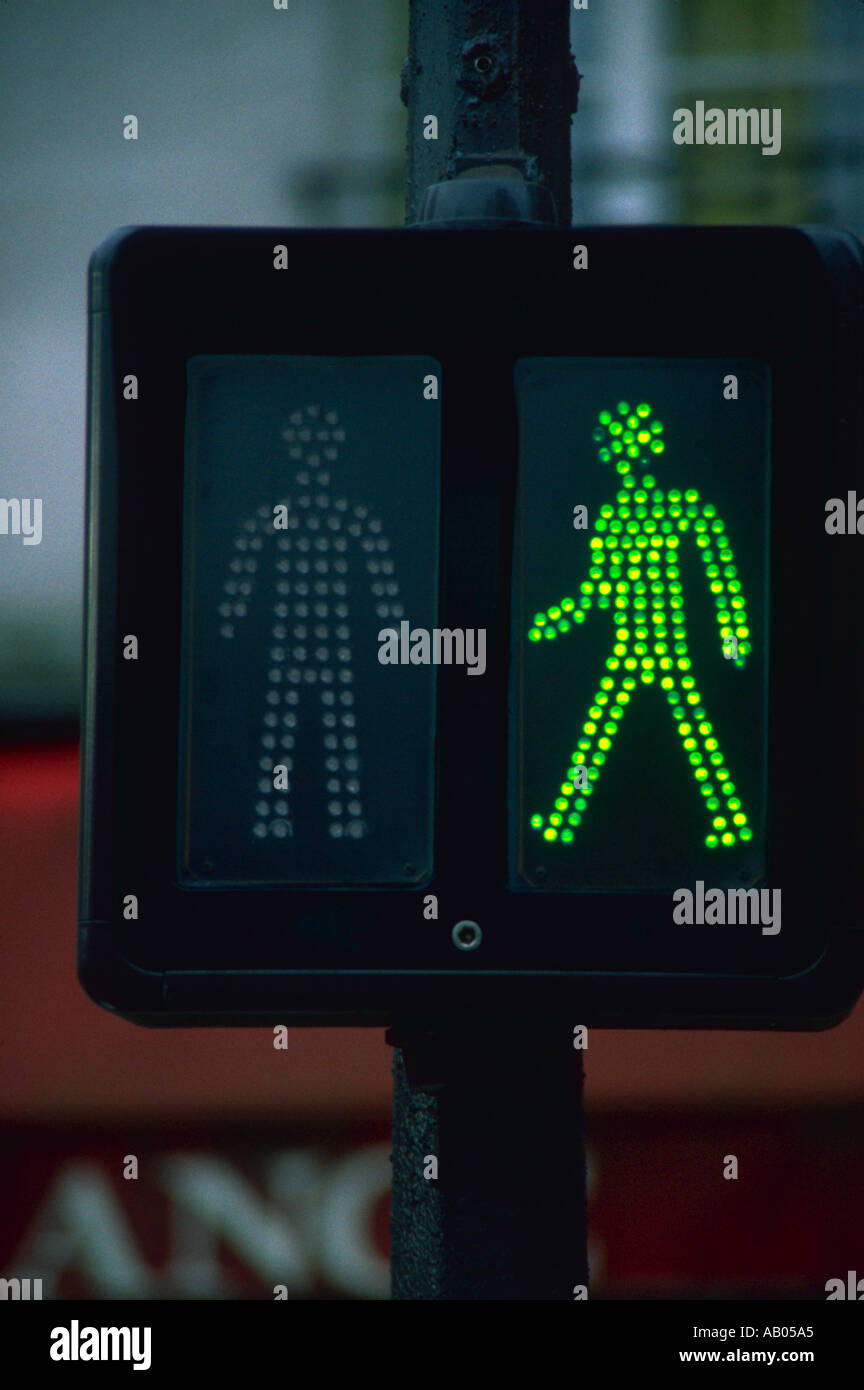 Pedestrian walking symbols symbol hi-res stock photography and images ...