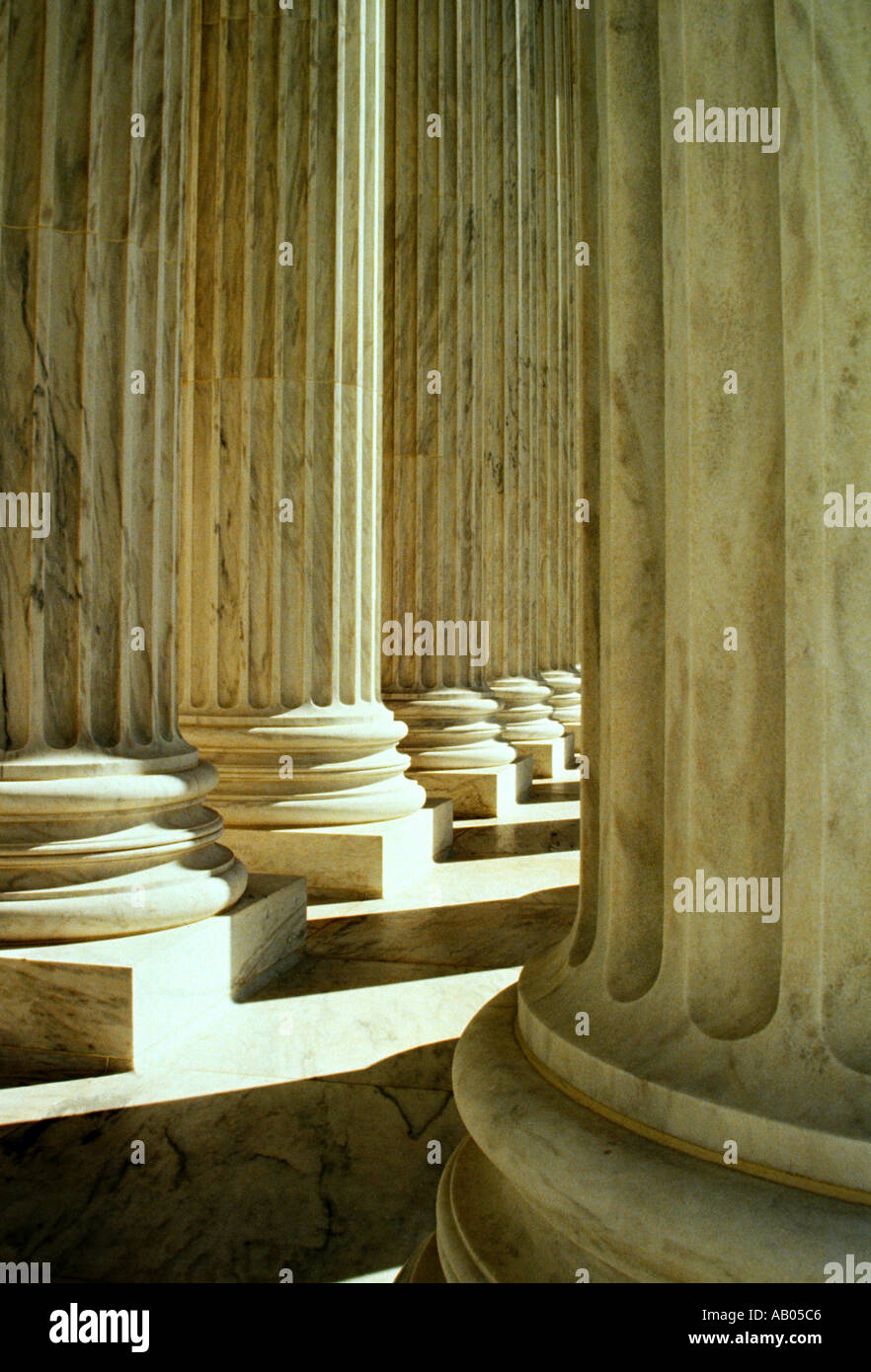 Smooth white marble columns hi-res stock photography and images - Alamy