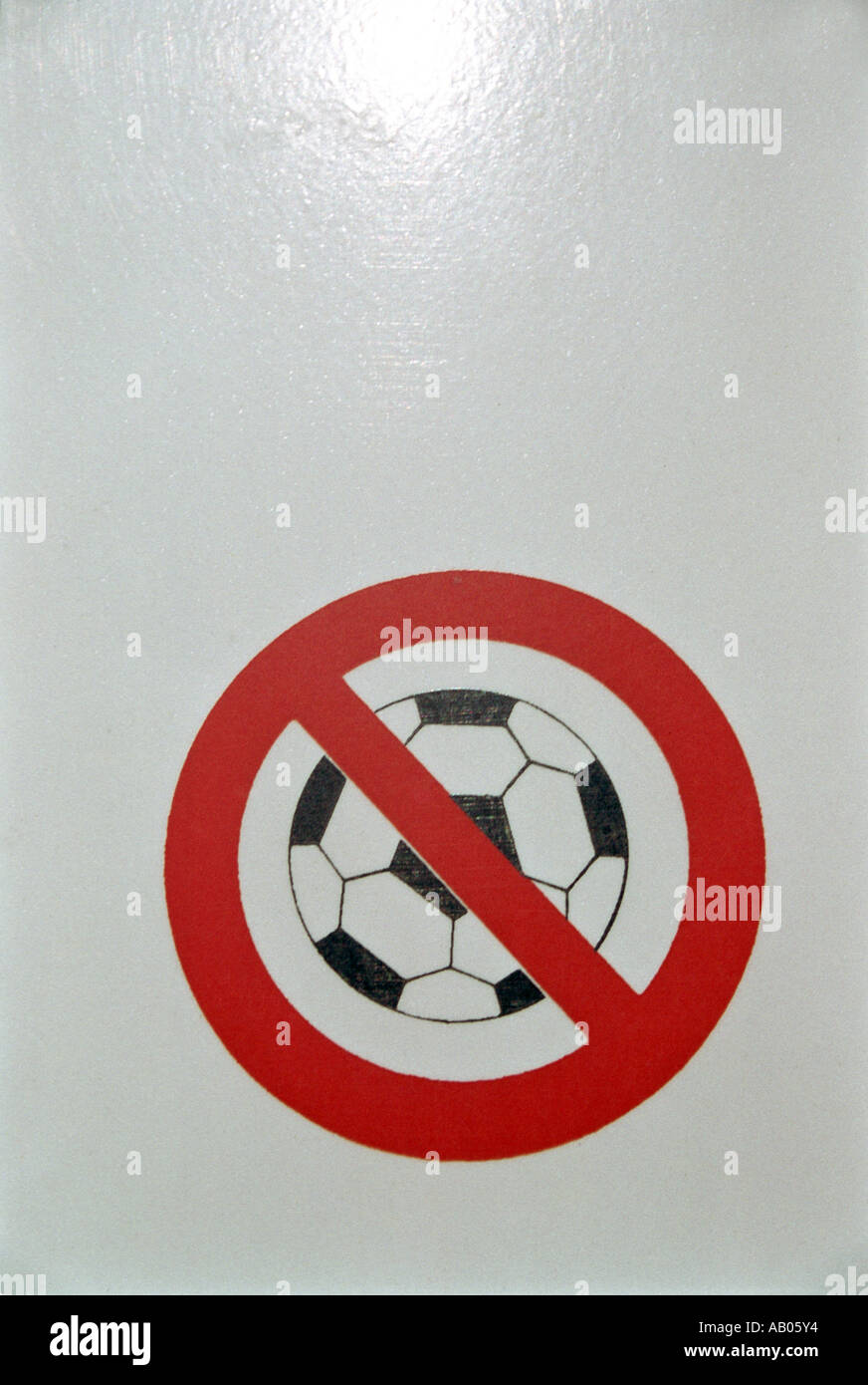 No ball games sign prohibition hi-res stock photography and images - Alamy
