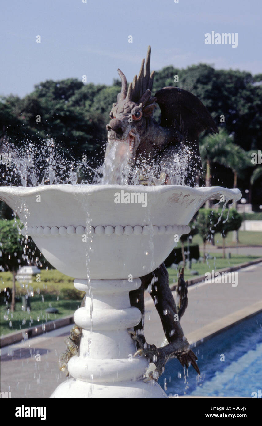 Dragon statue sentosa island singapore hi-res stock photography and ...