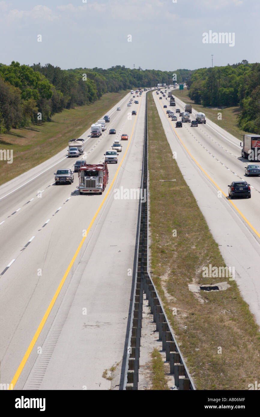 Traffic on interstate I75 highway near Ocala, Florida, USA Stock Photo ...