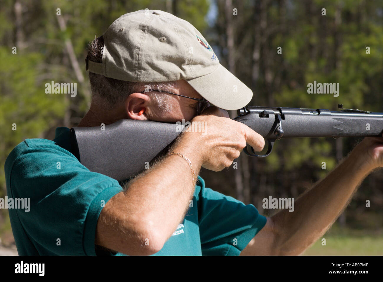 Rifle shooting hi-res stock photography and images - Alamy
