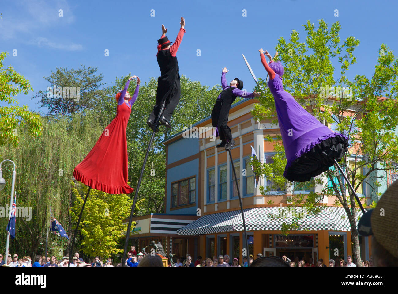 Swoon performers blend dance, circus and comedy to create aerial ballet ...