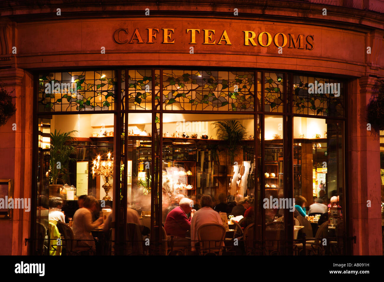 Bettys tea room hi-res stock photography and images - Alamy