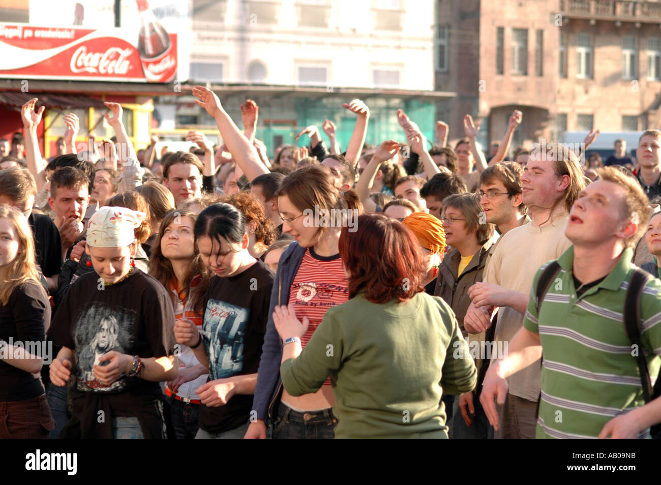 Young people listening to a concert hi-res stock photography and images ...