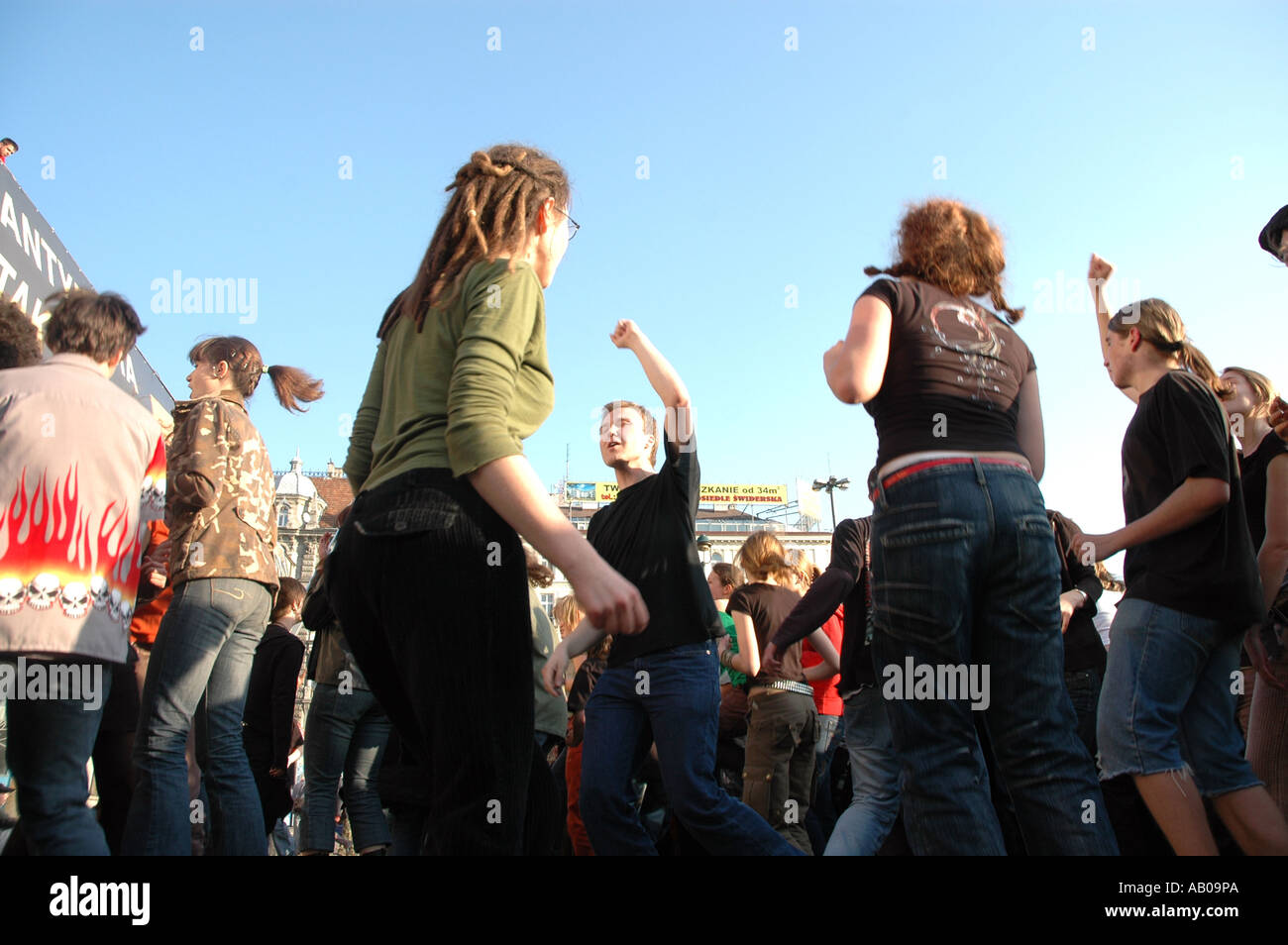 Woman dancing outdoor rock concert hi-res stock photography and images ...