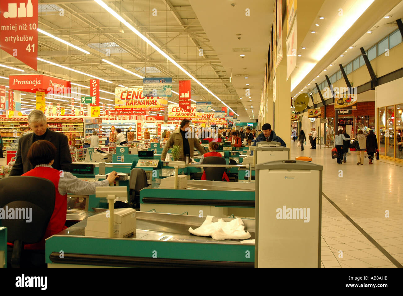 Supersam supermarket hi-res stock photography and images - Alamy