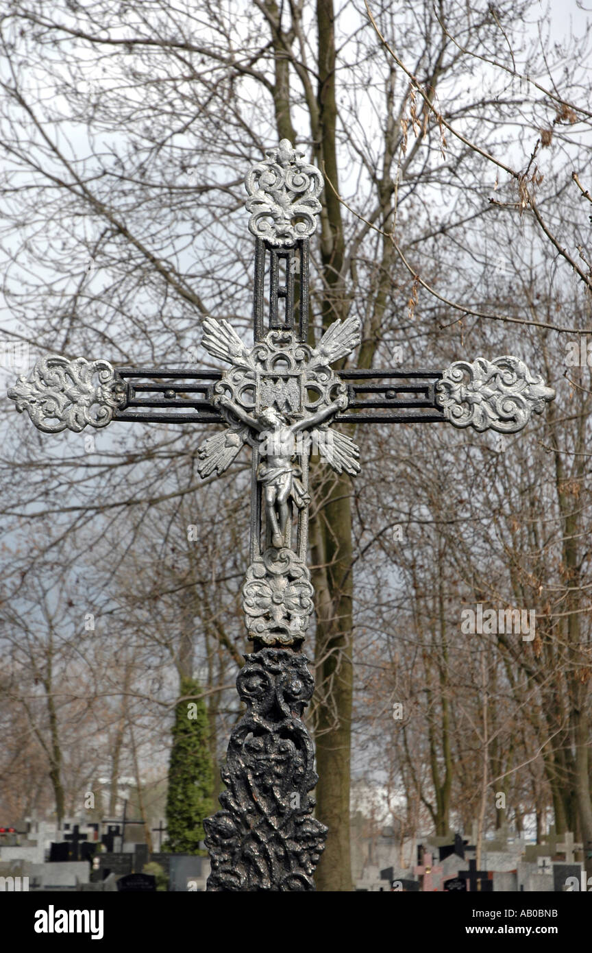 Cross on a cemetery Stock Photo - Alamy